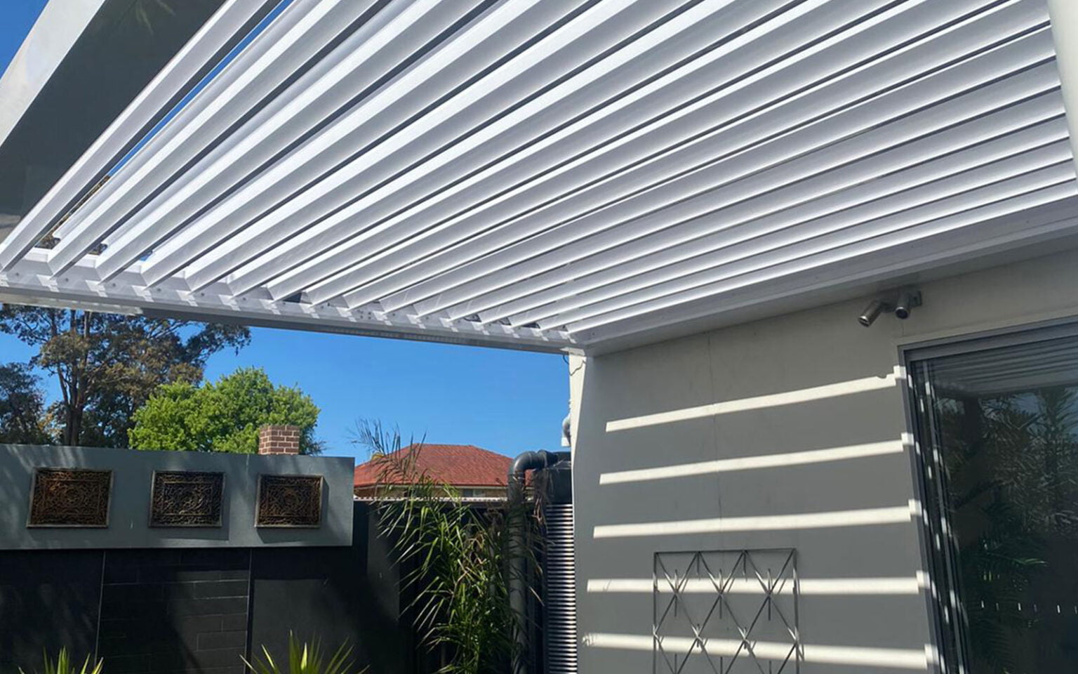 Retractable Roof Systems - Wollongong & Shellharbour Southern Shutters